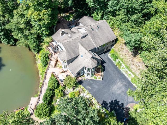207 Youngstown Ridge Rd