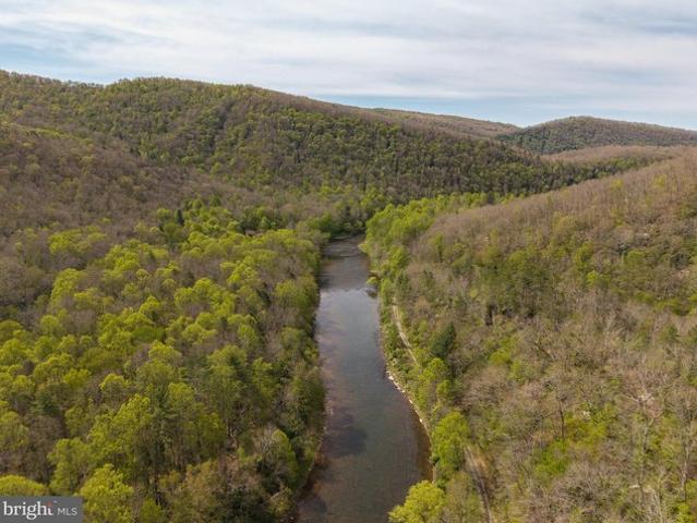 2084 Little Italy Rd, Cass, WV 24927