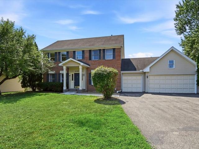2084 Wallingford Cir, Woodbury, MN 55125