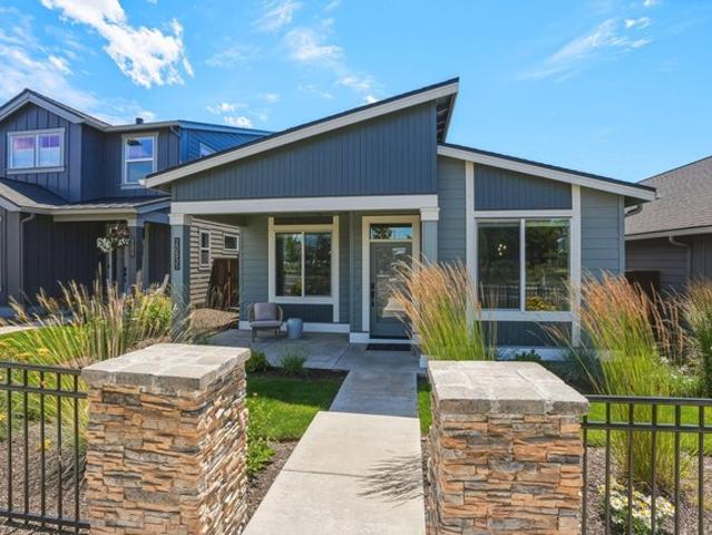 20855 SE Caldera Dr, Bend, OR 97702