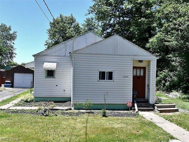 2085 Clermont Ave NE, Warren, OH 44483