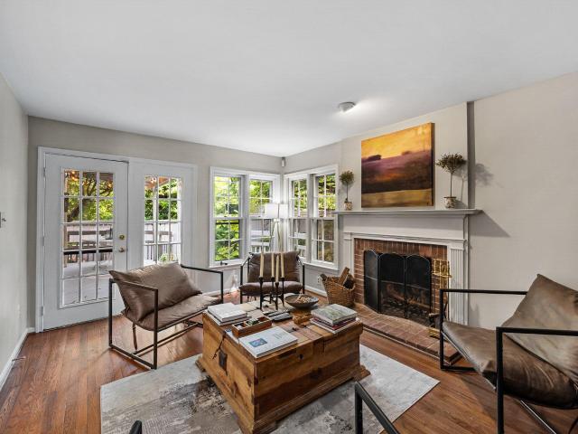 2085 Cobblestone Lane