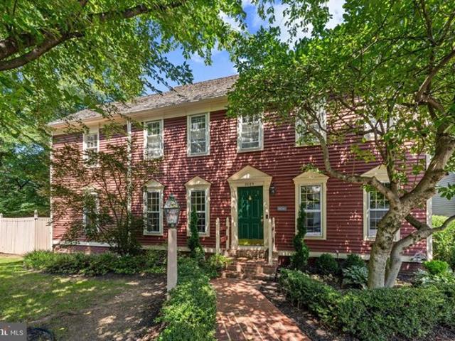 2085 Cobblestone Ln, Reston, VA 20191