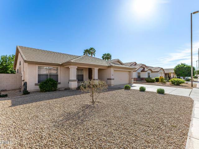 2085 E Smoke Tree Rd, Gilbert, AZ 85296 | Compass