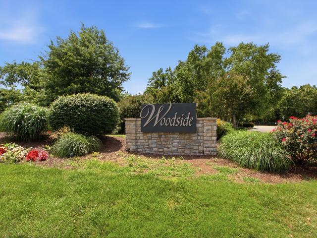 2085 Hemlock Dr