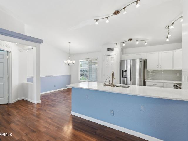 2086 n sabino lane