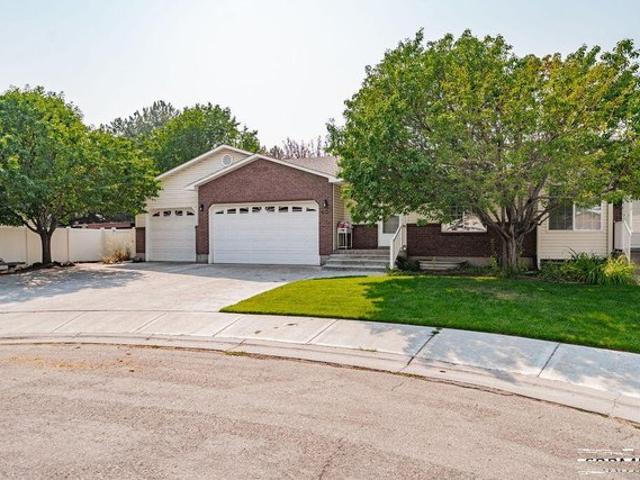 2086 12th Street Cir, Idaho Falls, ID 83404