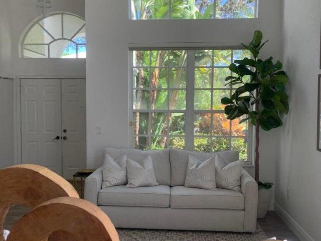 2087 Chagall Cir, West Palm Beach, FL 33409 | MLS #B26000 | Compass