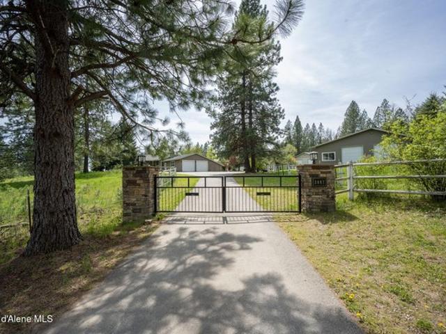 2087 E Glacier Rd, Hayden, ID 83835