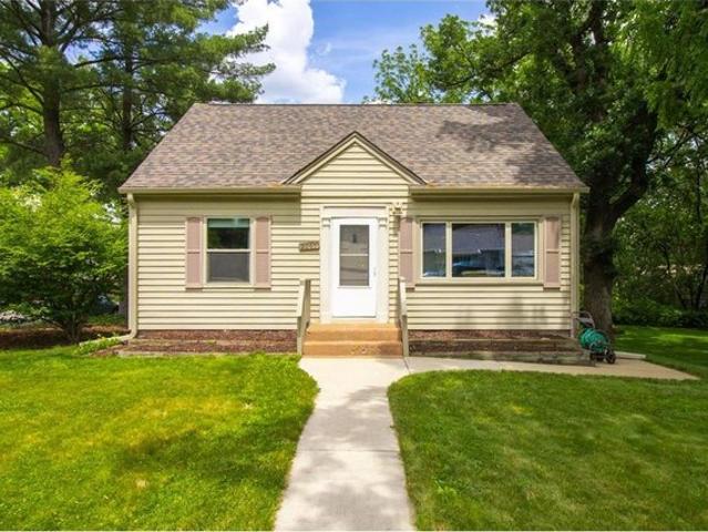 2087 Eldridge Ave E, North Saint Paul, MN 55109