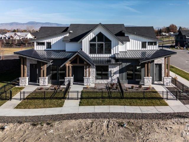 2087 W Freya Ct