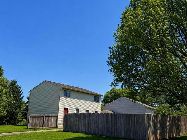 2087 2089 Summit Row Boulevard