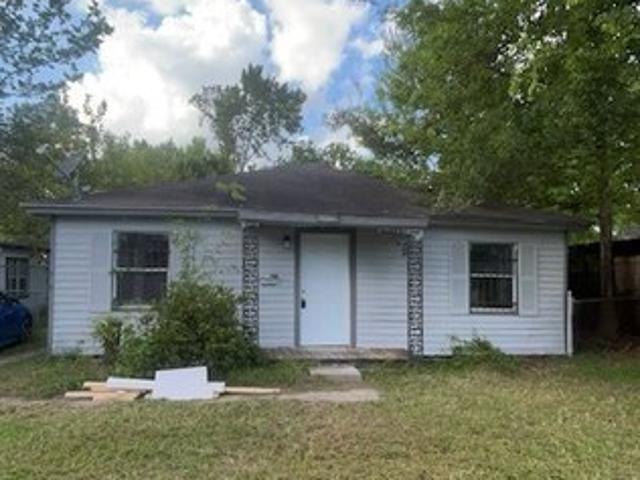 2088 Pope St, Beaumont, TX 77703
