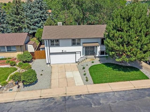 2088 S Coors Cir, Lakewood, CO 80228