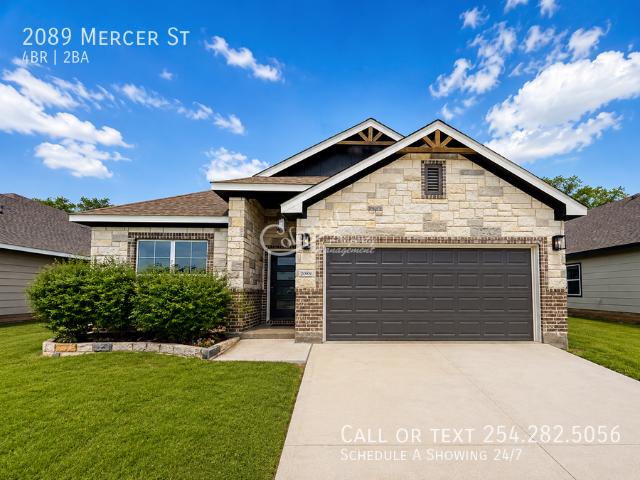 2089 Mercer St, 4 beds, 2 full baths
