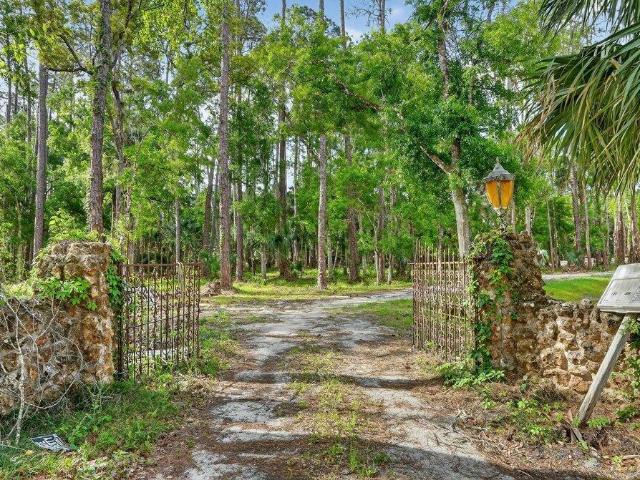 2089 Avocado Dr, Port Orange, FL 32128 | MLS #1224 | Compass