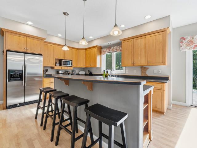 2089 Whispering Oaks Drive NE