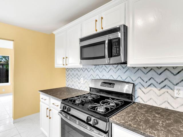 20802 Pacers Gait Ln, Pflugerville, TX 78660 | MLS #36123 | Compass