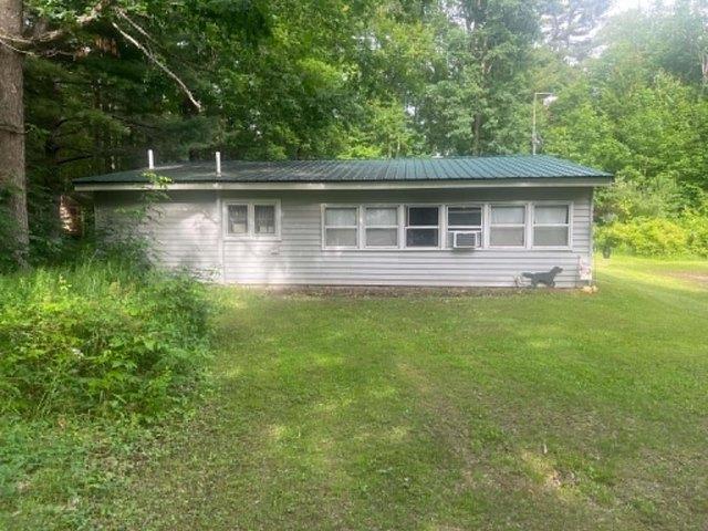 2080 Nina St, Harrison, MI 48625