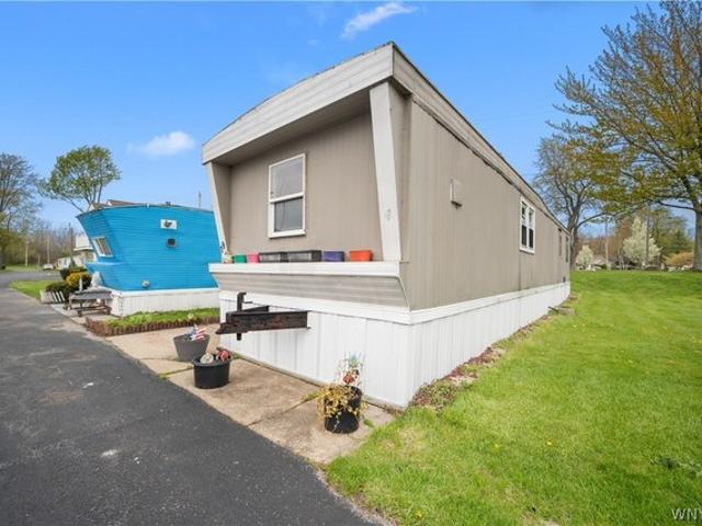 2080 River Rd, Niagara Falls, NY 14304