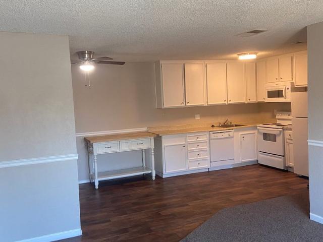 2080 W La Loma Drive