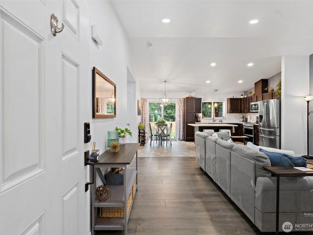 20810 Bonanza Drive E