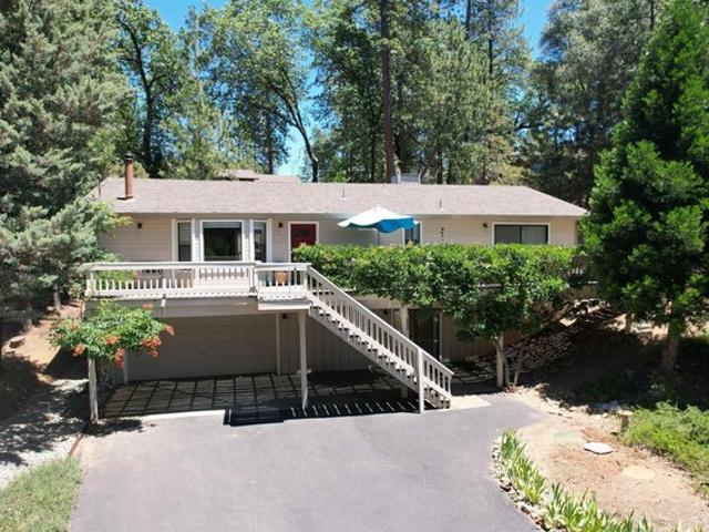 20812 Point View Dr, Groveland, CA 95321