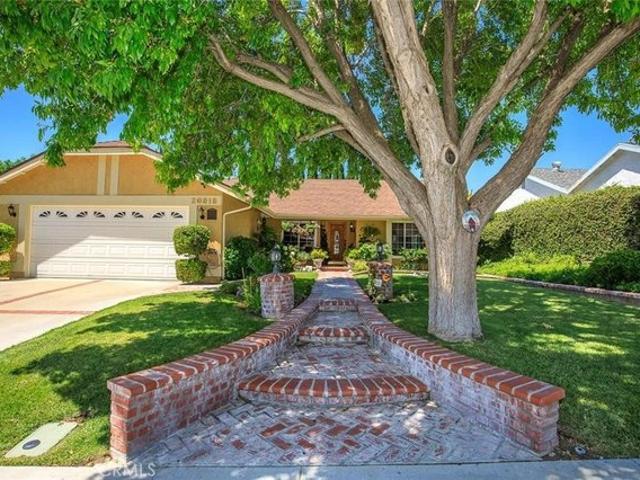 20818 Benz Rd, Saugus, CA 91350