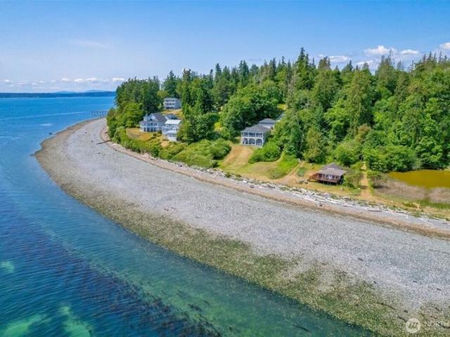 20818 President Point Rd NE, Kingston, WA 98346
