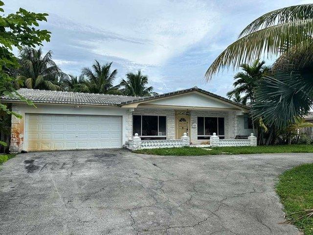 2081 NE 27th St, Lighthouse Point, FL 33064