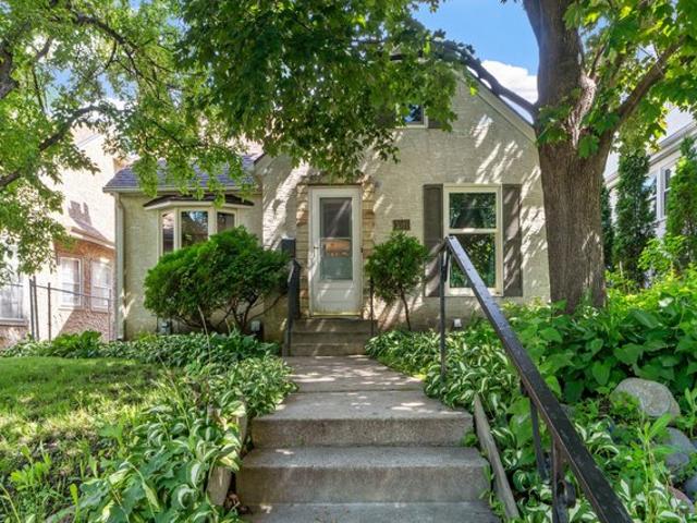 2081 Jefferson Ave, Saint Paul, MN 55105