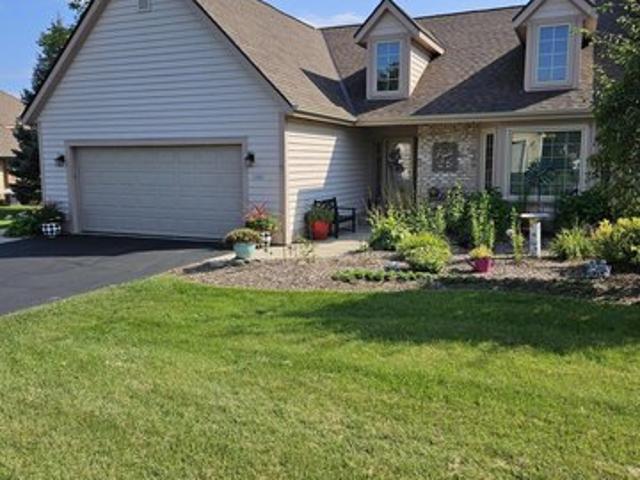2081 Upper Ridge Rd, Port Washington, WI 53074