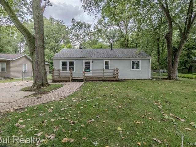 20823 Hugo St, Farmington Hills, MI 48336