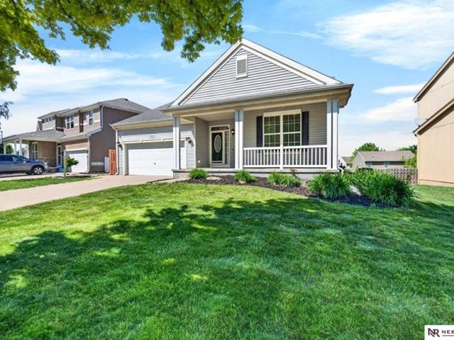 20828 Charles St, Elkhorn, NE 68022