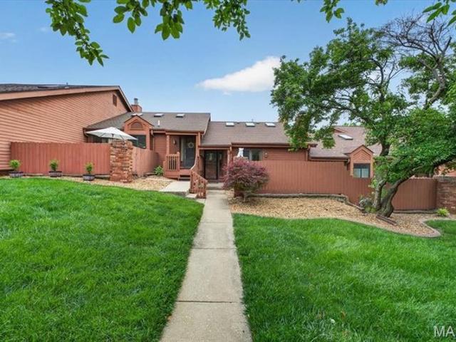 2082 Avignon Dr Unit C, Saint Charles, MO 63303