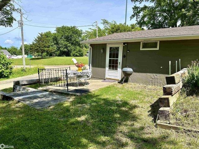 2082 Larrys Dr Unit 2, Brooklyn, IA 52211