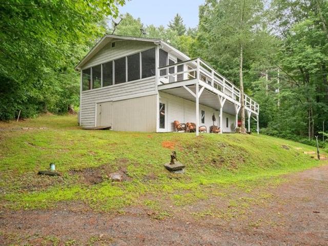 2082 Pucker St, Stowe, VT 05672