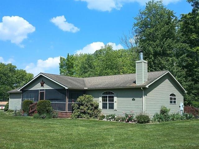 2082 Quincy Ln, Linesville, PA 16424