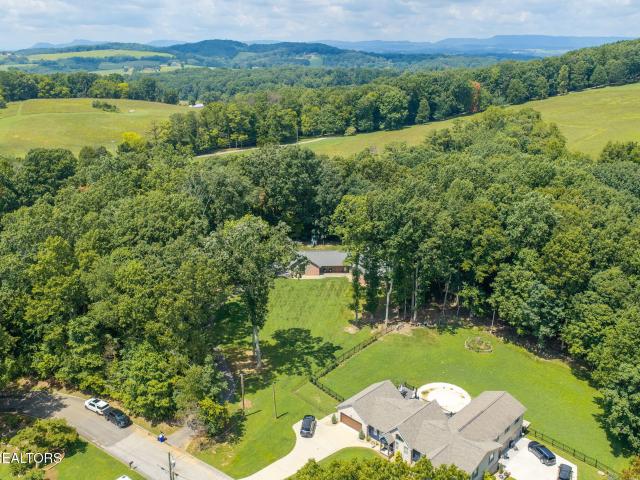 2082 Ridgewood Drive