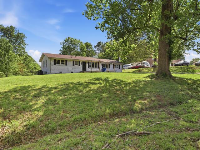 2082 Skyview Cir