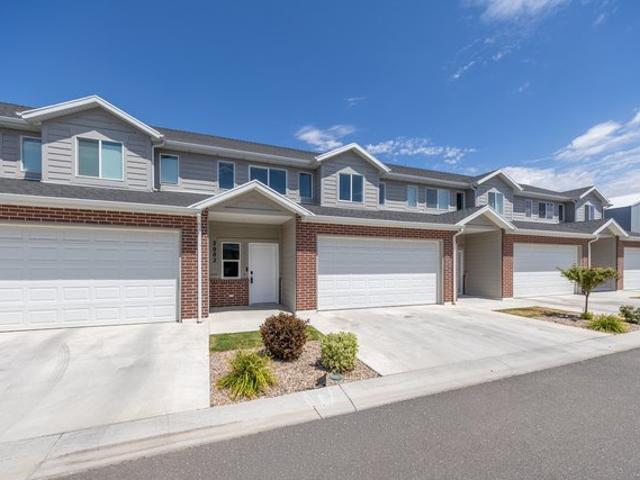 2082 W 1675 Ct S Unit 77, West Haven, UT 84401