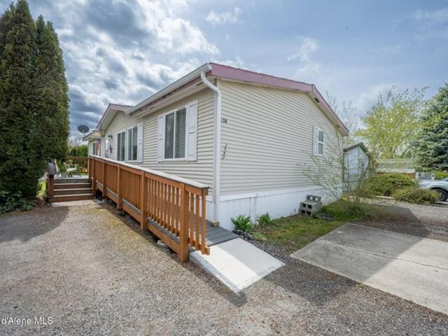 2082 W Yorkshire Ave, Coeur d'Alene, ID 83815