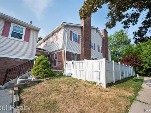 20831 W Glen Haven Cir, Novi, MI 48167