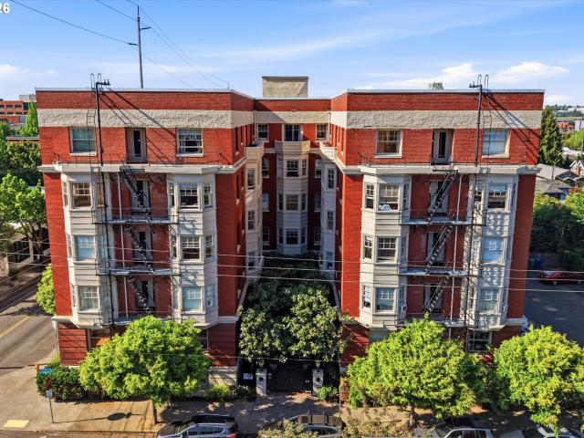 2083 nw johnson st # 64
