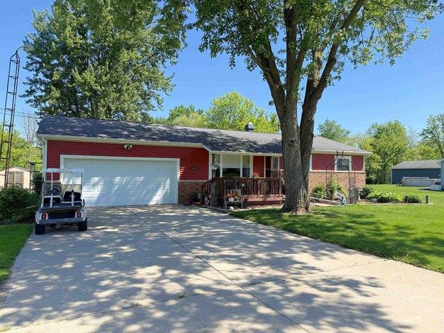 2083 Carrier Dr, Mount Morris, MI 48458