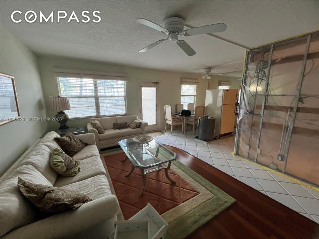 2083 Exeter 2083, Boca Raton, FL