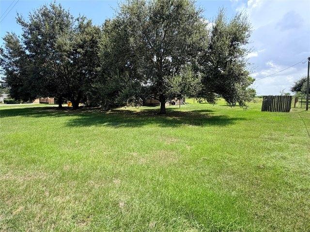 2083 Lauren Ln, Sealy, TX 77474