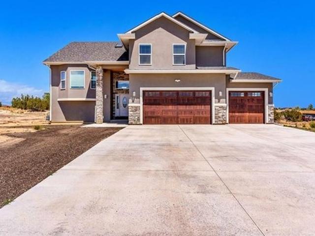 2083 W Locoweed Dr, Pueblo West, CO 81007