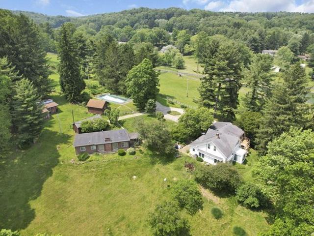 2083 Welsh Hills Rd NE, Granville, OH 43023