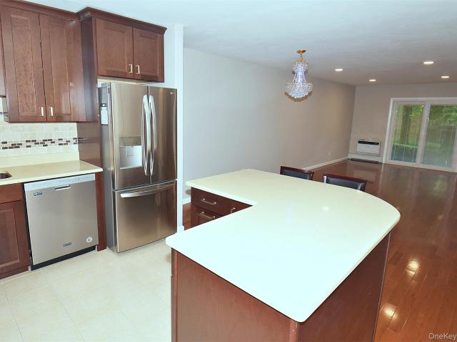 208 04 Robert Road 189 L